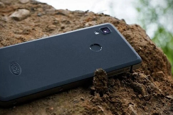 Land Rover predstavlja svoj mobilni telefon - Explorer R