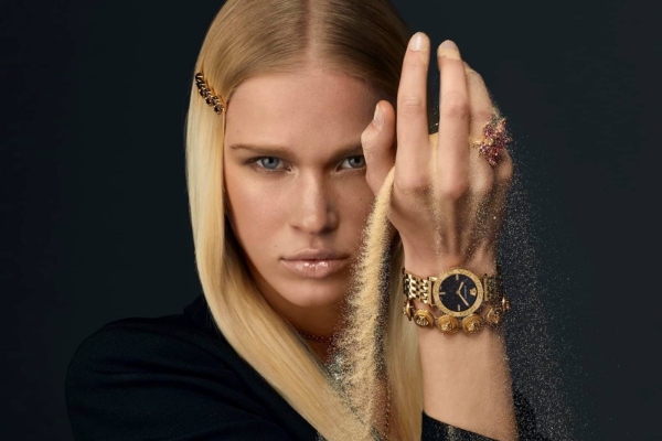 Versace opčinjava novim časovnicima